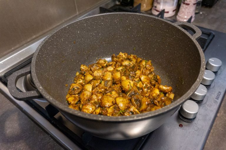 Chashushuli Recipe (Ostri): Spicy Georgian Mushroom Stew - No Frills ...
