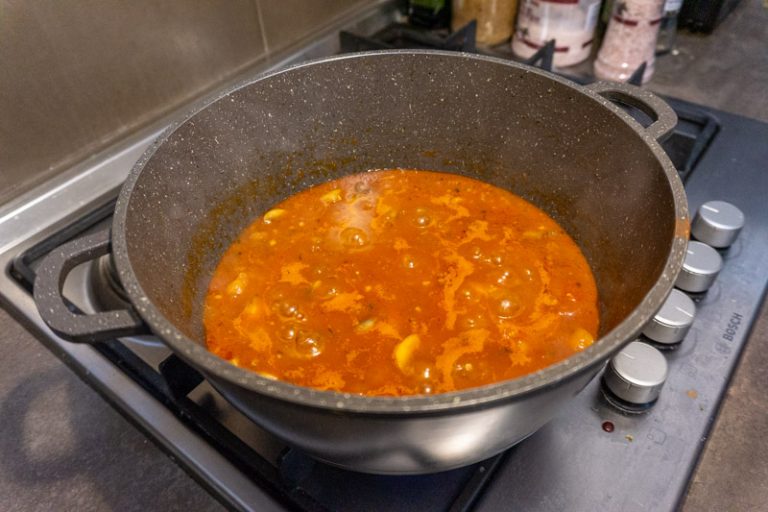 Chashushuli Recipe (Ostri): Spicy Georgian Mushroom Stew - No Frills ...