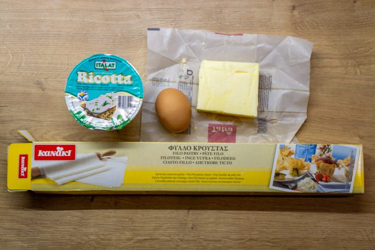 Maltese Pastizzi Recipe with Ricotta Filling - No Frills Kitchen