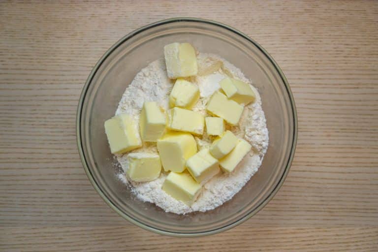Easy Pie Crust Without a Food Processor Recipe - No Frills Kitchen