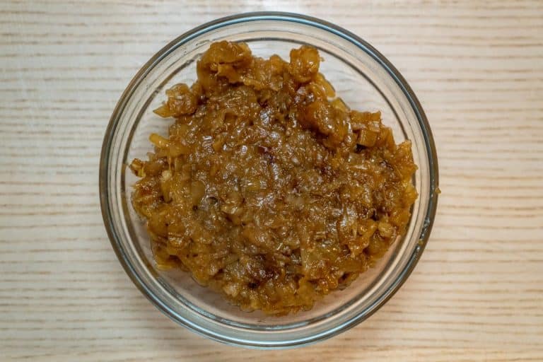 Caramelised Onions Without Balsamic Vinegar or Sugar Recipe - No Frills ...