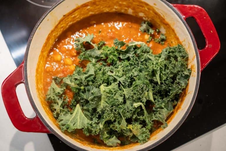Easy Kale & Chickpea Curry (No Coconut Milk!) - No Frills Kitchen