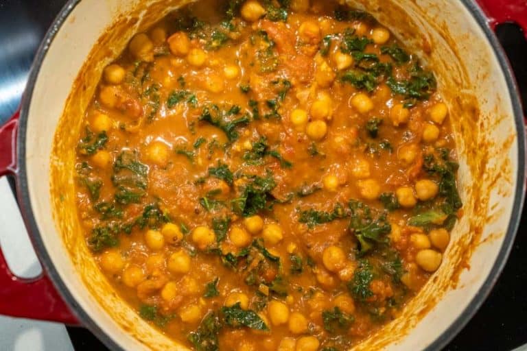 Easy Kale & Chickpea Curry (No Coconut Milk!) - No Frills Kitchen